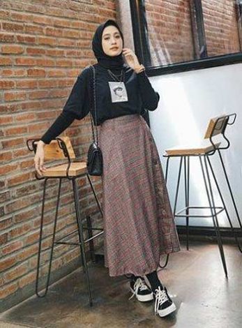 14 Inspirasi Style Hijab Casual Untuk Outfit Sehari-hari - Hai Gadis