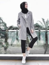 25 OOTD Outer Hijab Kekinian agar Kamu Tampil Trendi - Hai Gadis