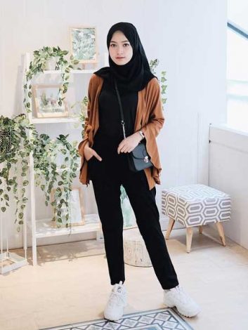 25 OOTD Outer Hijab Kekinian agar Kamu Tampil Trendi - Hai Gadis