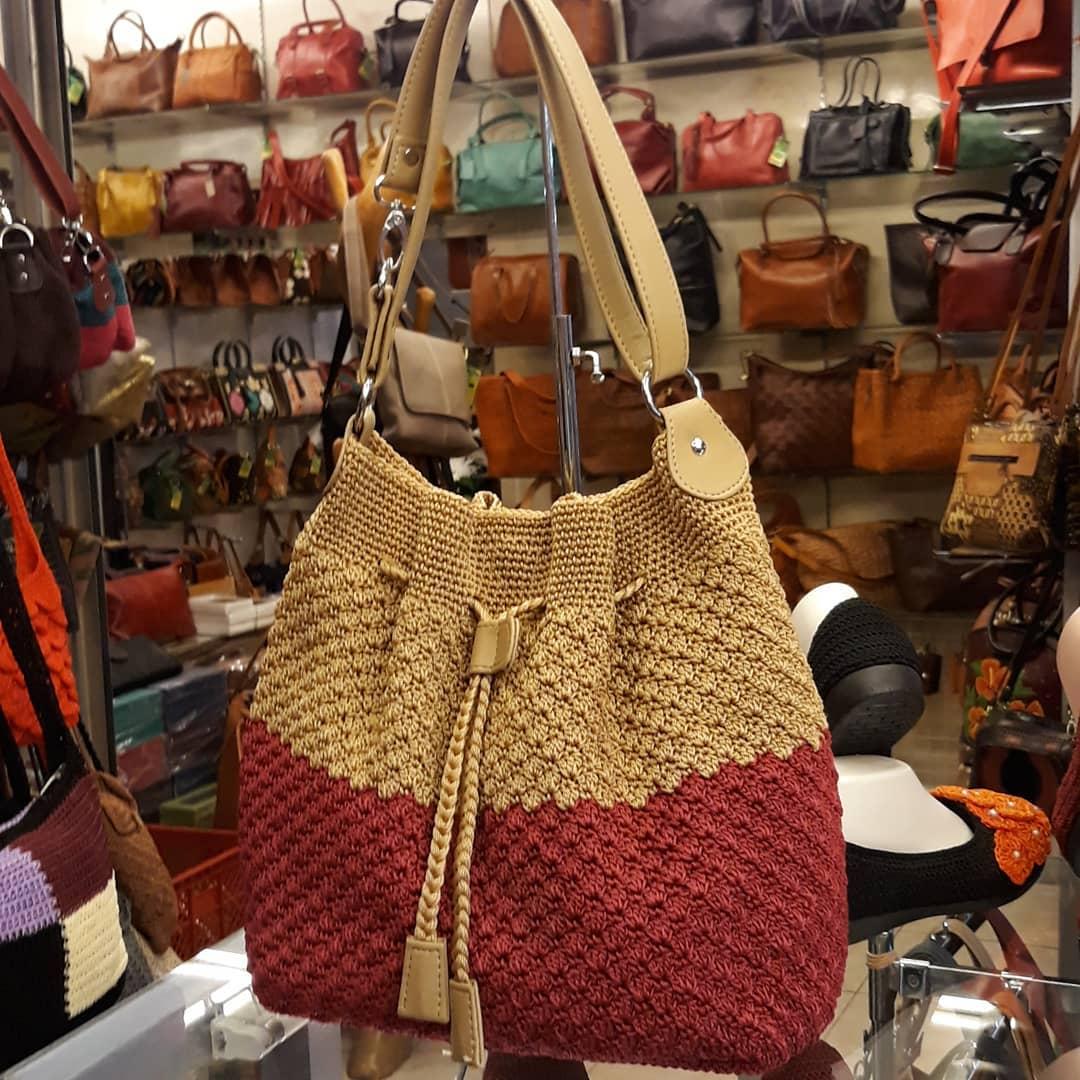 Model Tas Rajut Terbaru 2021 Untuk Membantumu Tampil Makin Stylish