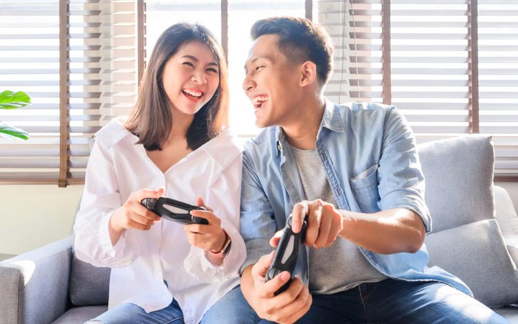 Kekurangan dan Kelebihan Pacaran dengan Sahabat Sendiri - Hai Gadis